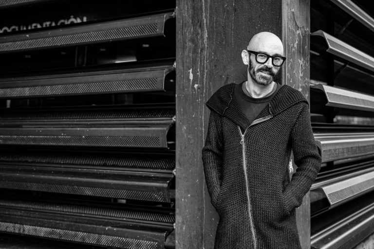 Eloy Fernández Porta: «El mal de una persona puede abarcar el mal de ...