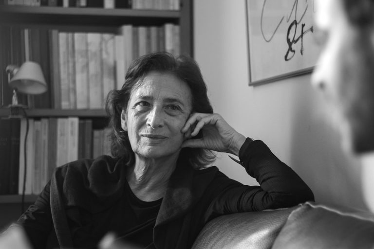 Victoria Cirlot: «Comprender un texto es como encontrar una espada ...