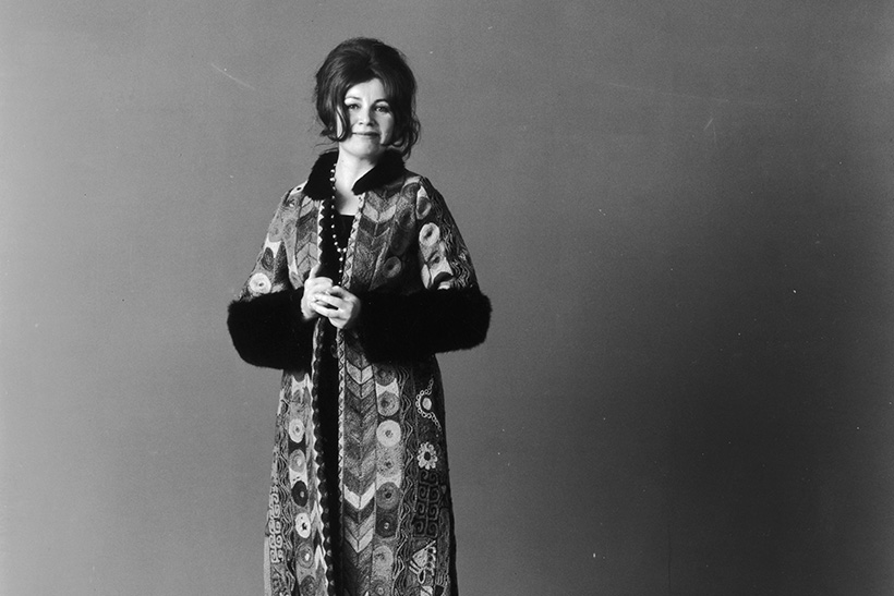 Hiedra enloquecida entraba por las ventanas, describe Edna O'Brien ...