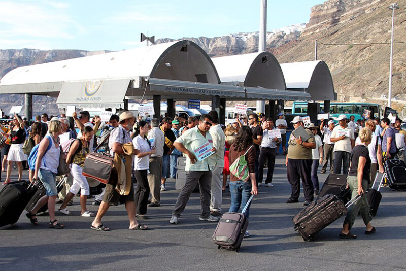 Viajar, la manera más aceptada de joder el mundo - Jot Down Cultural ...